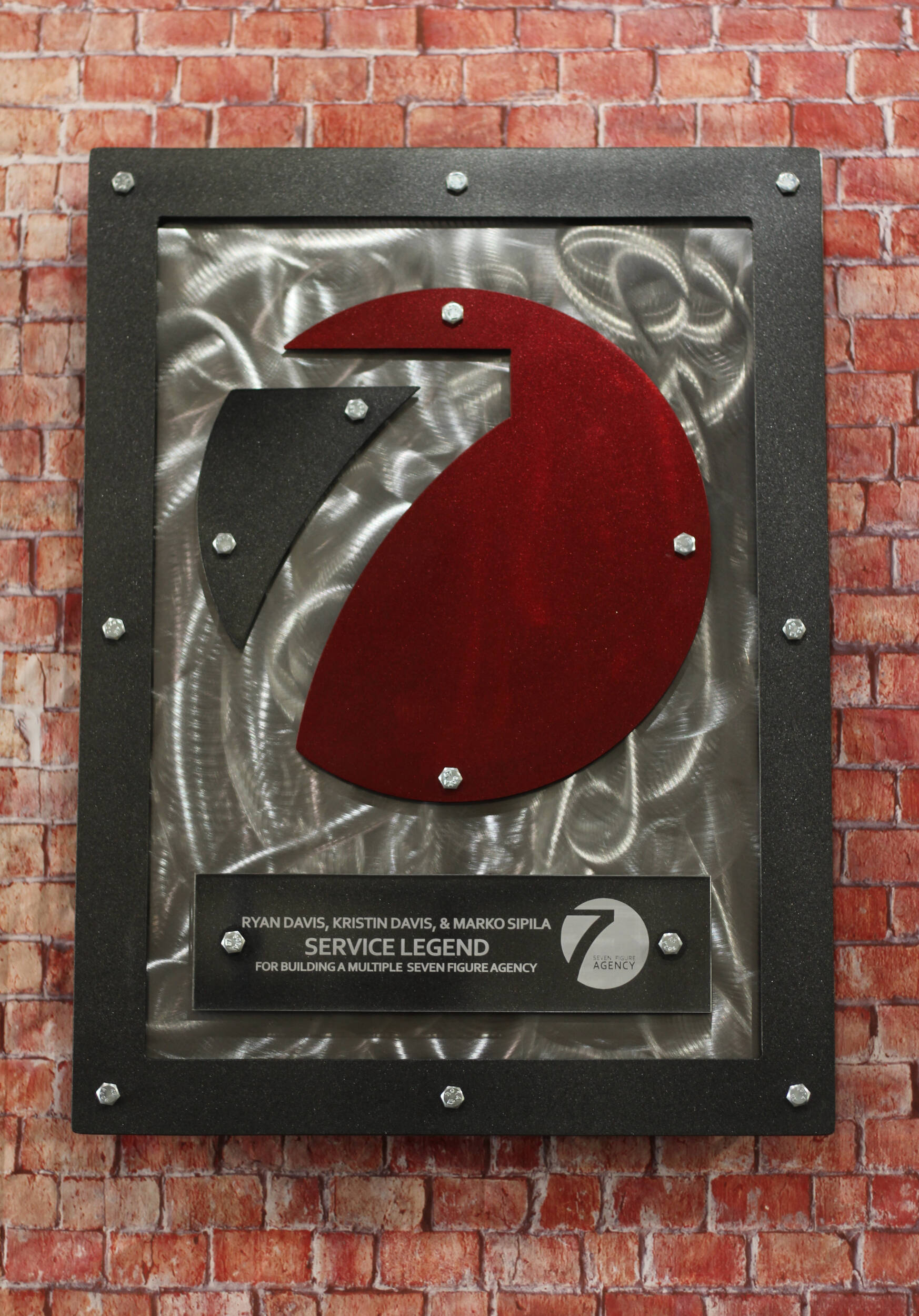 Custom Trophies and Awards in Metal | Refinerii
